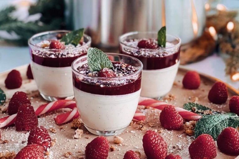 Panna cotta à la vanille et aux fruits rouges - Bon Petit Plat